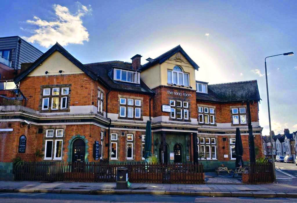 The Long Room Bar - Tooting - Pub Rooms