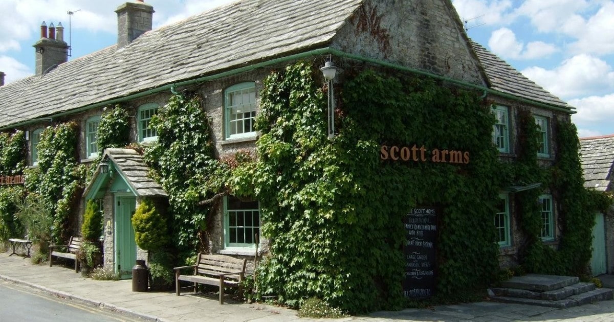The Scott Arms - Corfe Castle - Pub Rooms