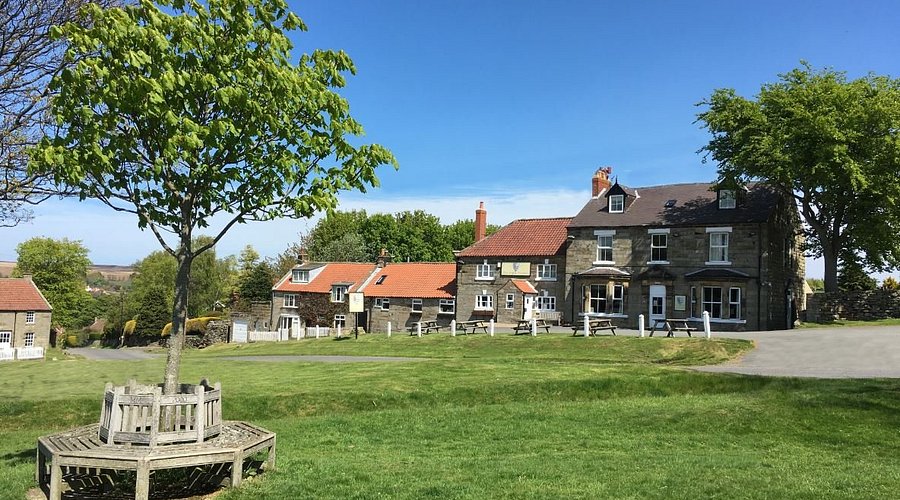 The Fox Hounds Inn - Ainthorpe - Pub Rooms
